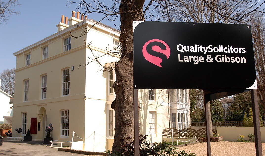 Solicitors in Portsmouth - QualitySolicitors Large & Gibson